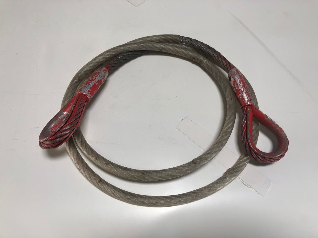 STEEL CABLE 1000 KG L = 02 M (PLASTIFIED)