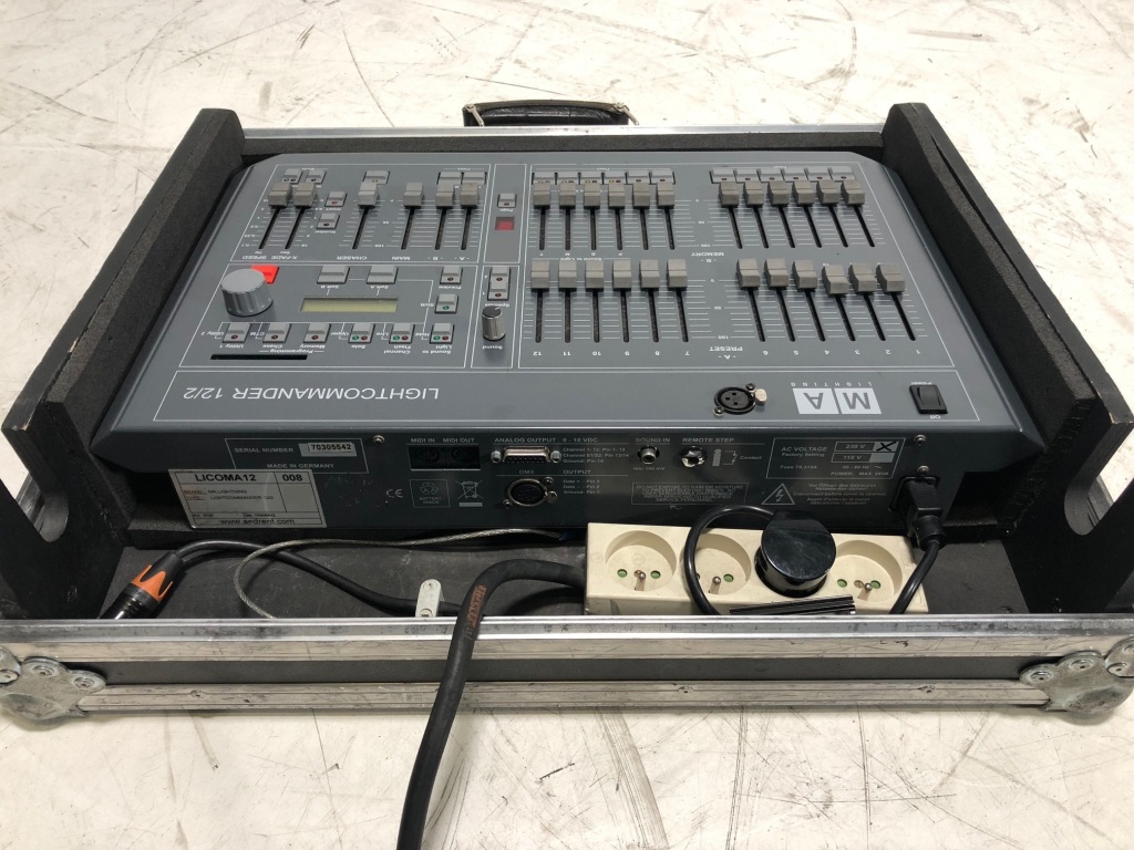 LIGHTCONTROLLER MA LIGHTING 12/2