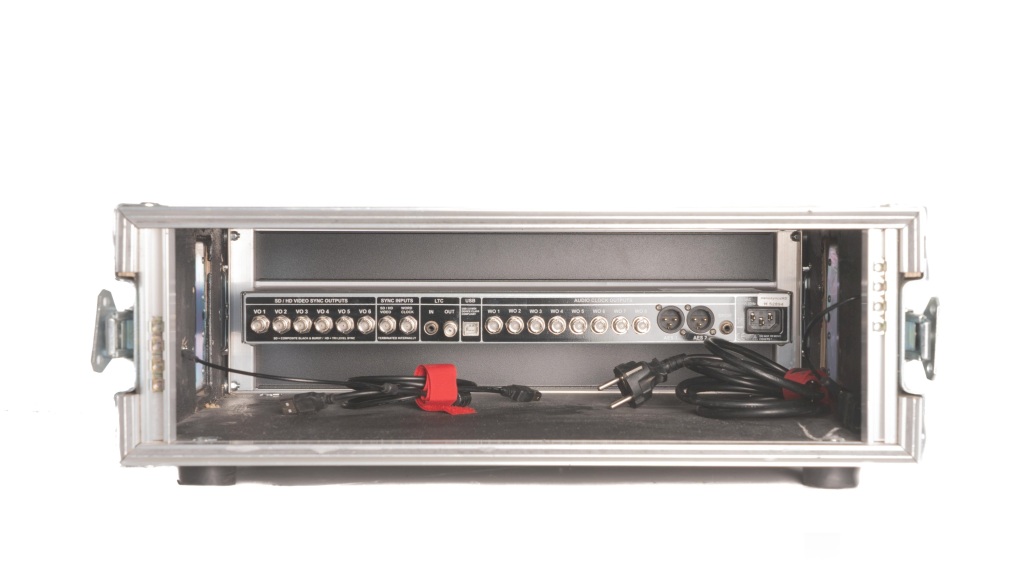 MULTISTANDARD TIMECODE/SYNC GENERATOR